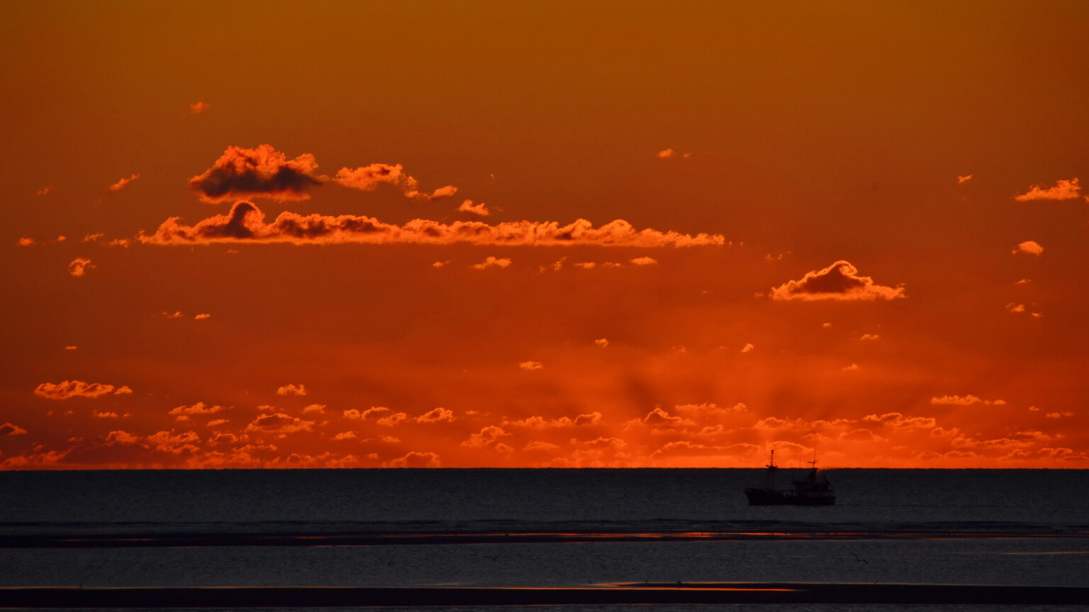 Schiff Vor Sonnenuntergang Randnotizen schiff-vor-sonnenuntergang-randnotizen